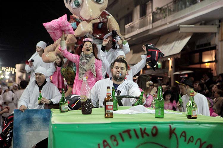 Ένα απέραντο καρναβάλι ο νομός της Λάρισας - δείτε τις εκδηλώσεις και ...