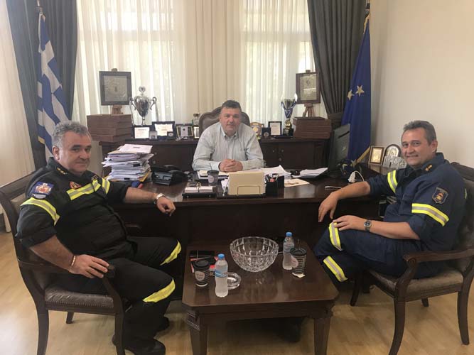 Ο νέος Διοικητής της Π.Υ Λάρισας και ο Διοικητής της Π.Υ Ελασσόνας ...