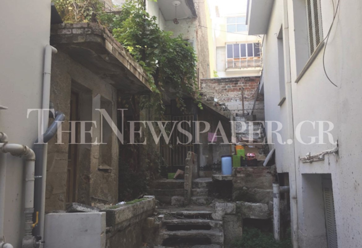 Εικόνες ντροπής: Καταρρέει το σπίτι της Σοφίας Βέμπο στο Βόλο (φωτο ...