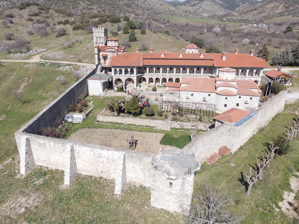 Δείτε μαγευτικές εναέριες εικόνες από την Ιερά Μονή Αγίου Ιωάννου ...