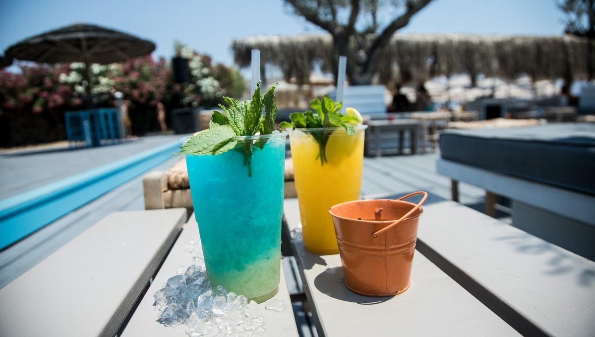 Πρόστιμο σε υπεράριθμο beach bar στον Πλαταμώνα - Λιποθύμησε ο ...