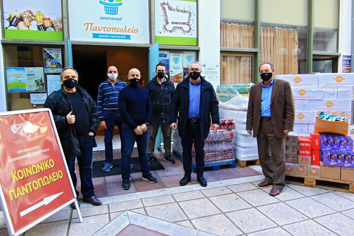 Προσφορά τροφίμων στο Κοινωνικό Παντοπωλείο του Δήμου Λαρισαίων ...