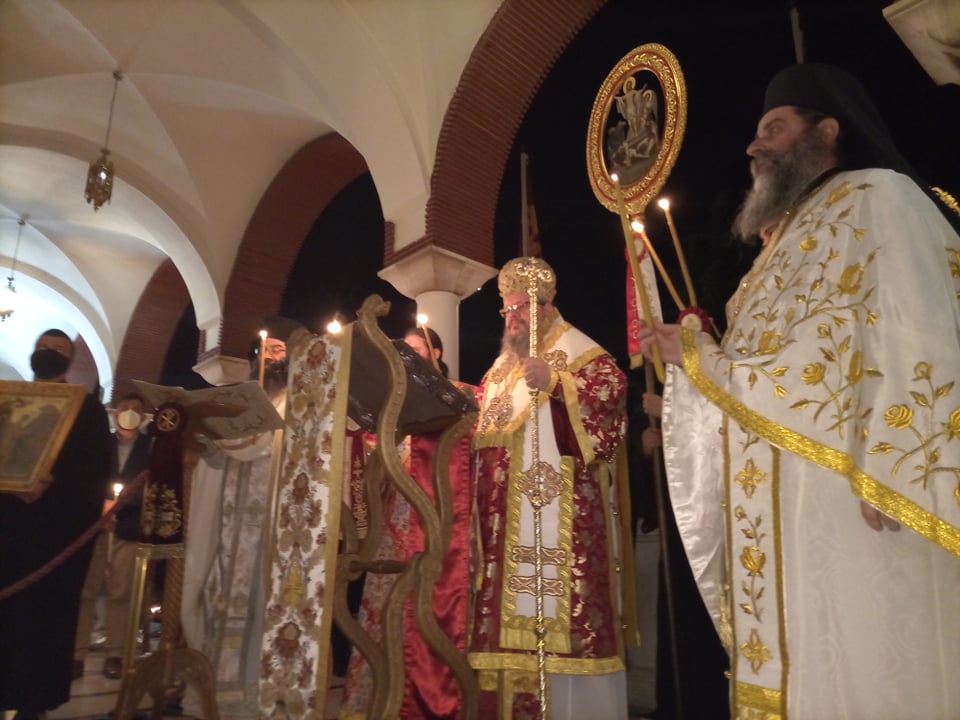 «Χριστός Ανέστη» στις εκκλησίες της Λάρισας - Δείτε βίντεο και ...