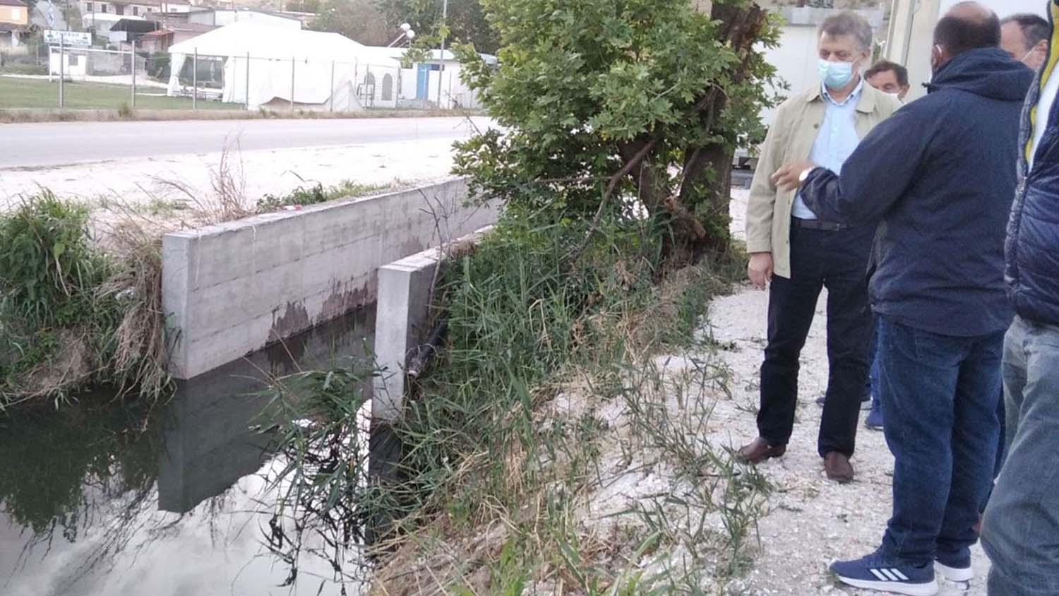 ΛΑ.ΣΥ: Επικίνδυνο χαντάκι-εστία μόλυνσης δίπλα στους σεισμοπαθείς στο ...