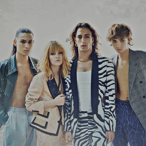 Maneskin: Με γυναικεία εσώρουχα και ζαρτιέρες εμφανίζεται ο Damiano στο ...