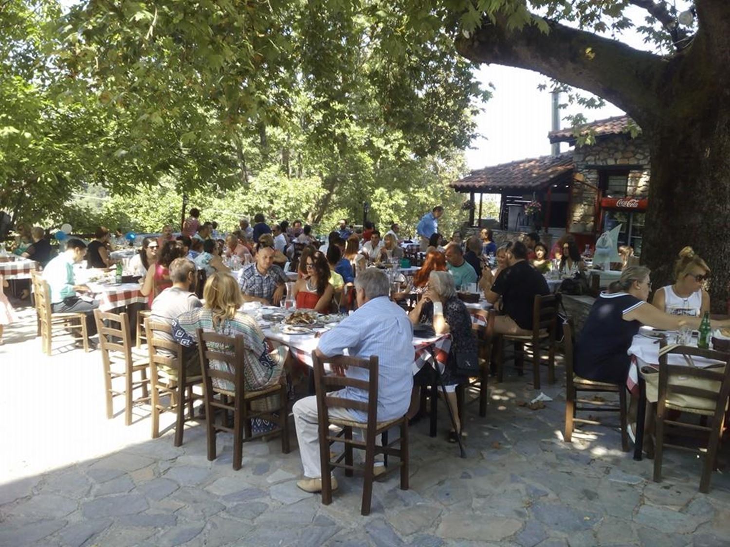 Τις πλατείες αυτών των χωριών του Κισσάβου και του Ολύμπου γεμίζουν οι ...