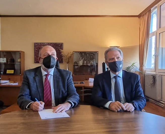 Μνημόνιο συνεργασίας του Πανεπιστημίου Θεσσαλίας και του Ελληνικού ...