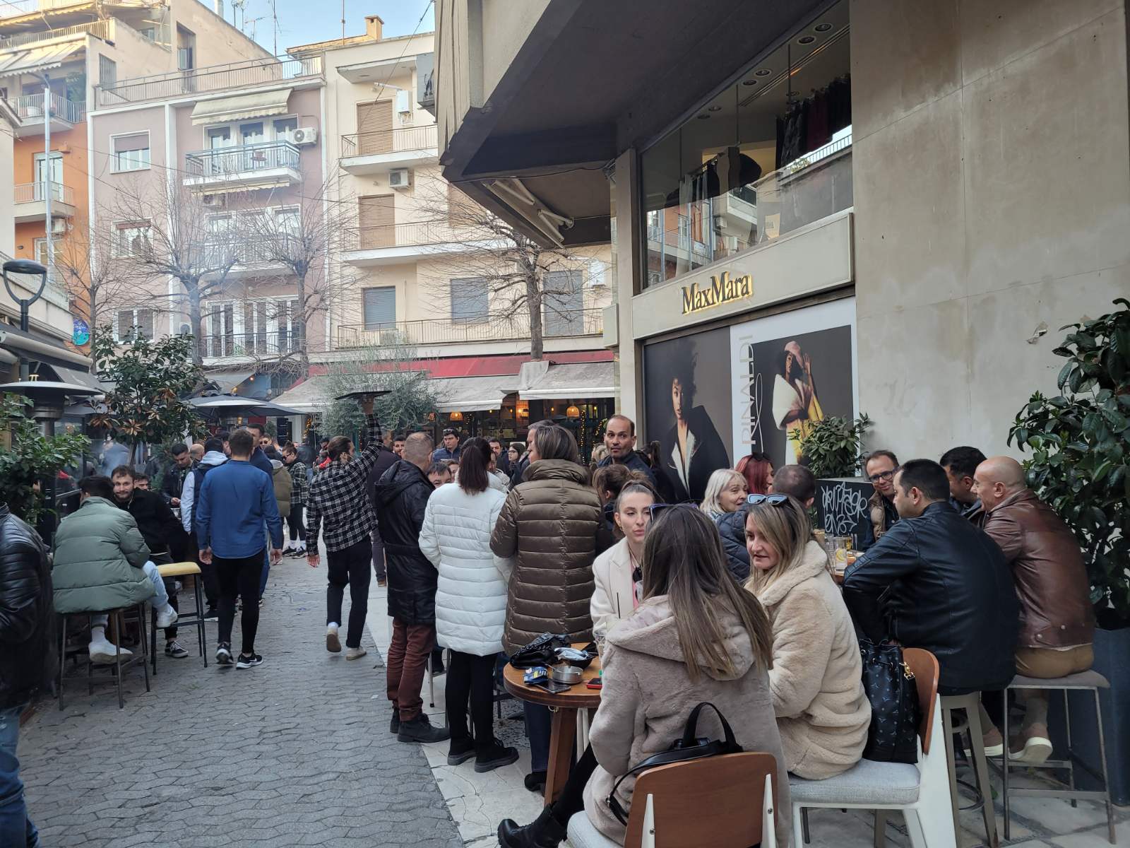 Τσικνοπέμπτη: Του... δίνουν και καταλαβαίνει οι Λαρισαίοι - Απέραντο ...