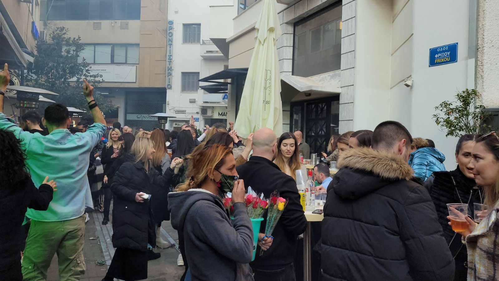 Τσικνοπέμπτη: Του... δίνουν και καταλαβαίνει οι Λαρισαίοι - Απέραντο ...
