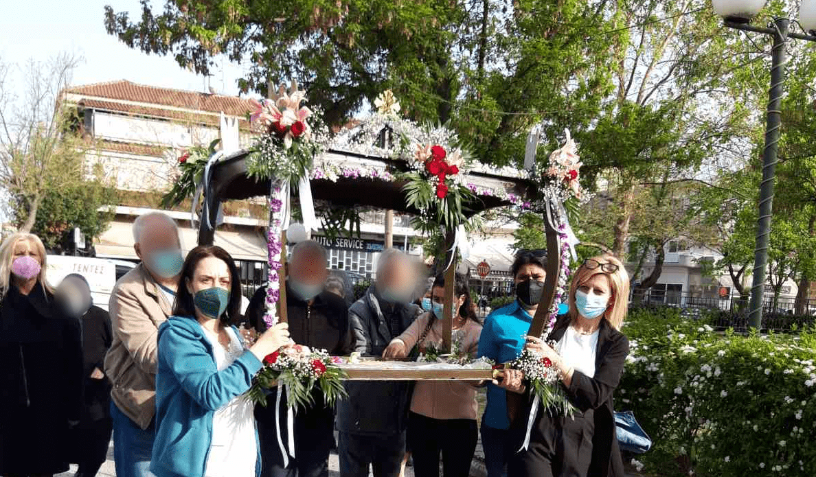 Περιφορα του Επιταφίου του Ιερού Παρεκκλησίου της Αγίας Αικατερίνης στο ...