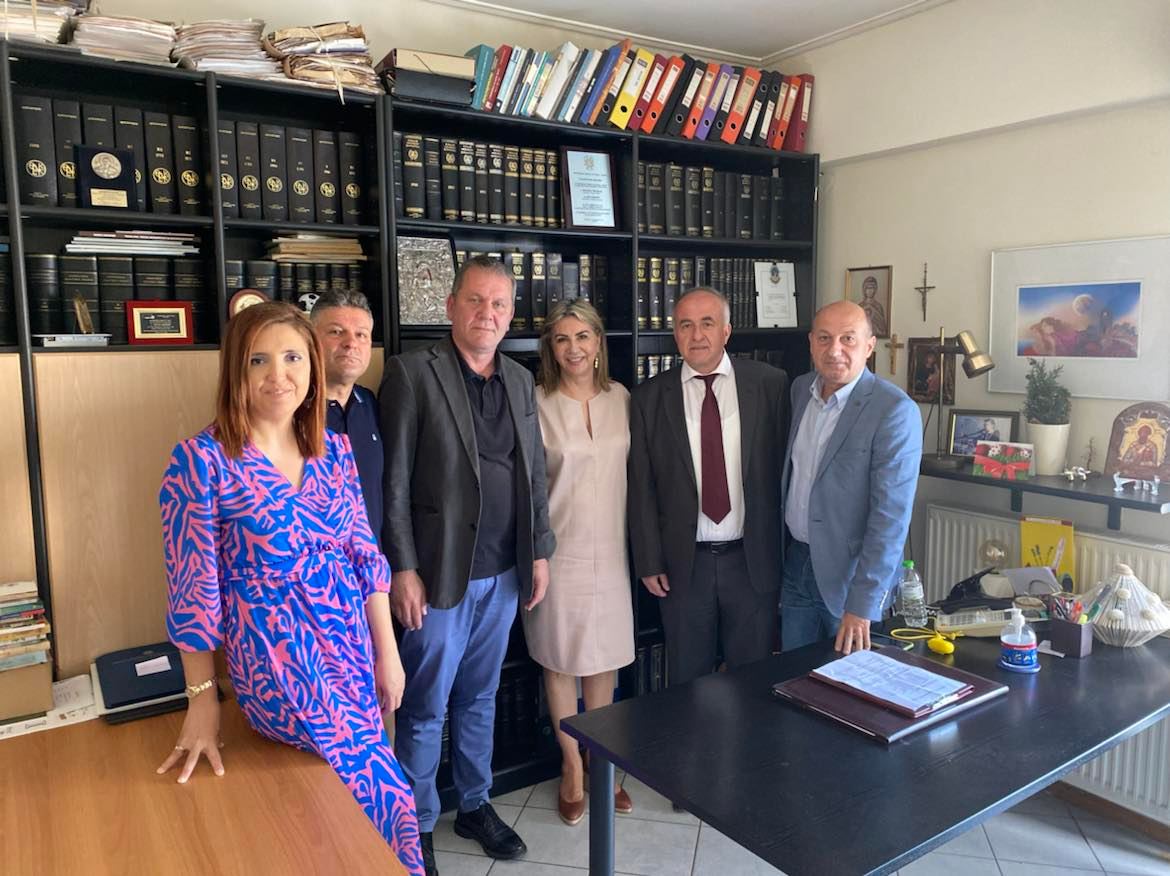 Στη Ζέττα Μακρή η νέα διοίκηση της ΔΑΚΕ Δασκάλων Λάρισας – ONLARISSA.GR ...