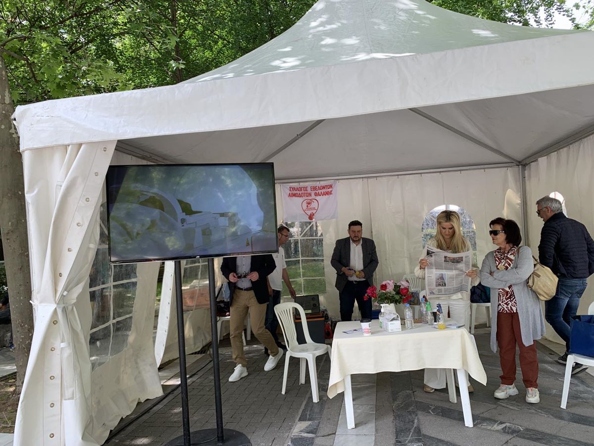 Ενημερώνονται για τη θαλασσαιμία οι Λαρισαίοι στην πλατεία Ταχυδρομείου ...