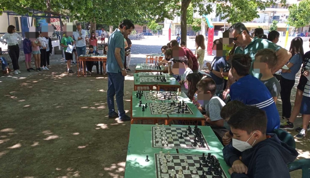 Το γκάμπι των μαθητών του 27ου Δημοτικού Σχολέιου και 10ου Γυμνασίου ...
