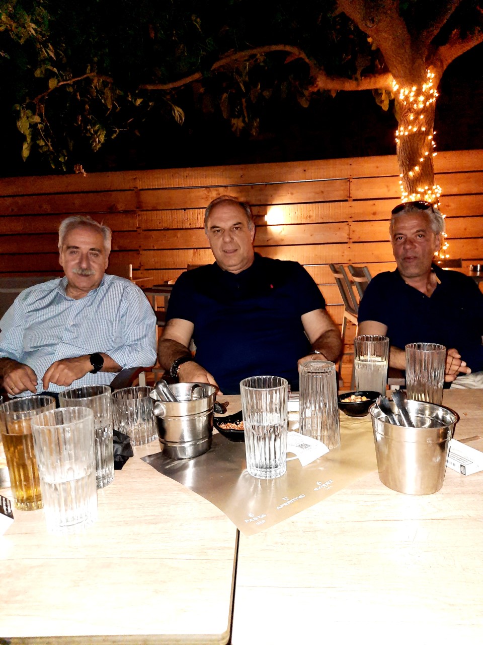 "Τα ειπαν" σε μια όμορφη φιλική βραδιά στο "Φρούριο" τα στελέχη και τα ...