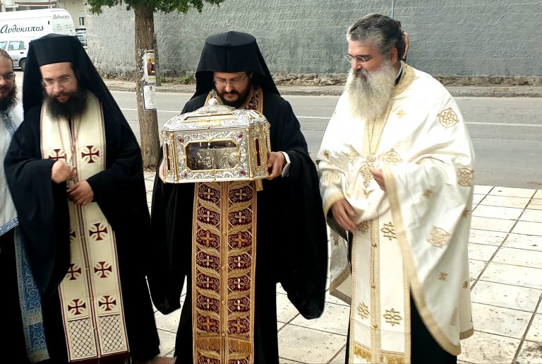 Αφίχθη στον Βόλο το Ιερό Λείψανο του Αγίου Ενδόξου Ανδρέου του ...