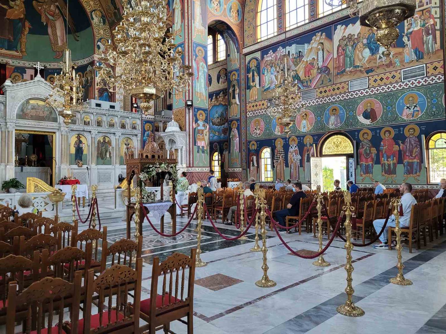 Με ευλάβεια οι Λαρισαίοι πιστοί στις εκκλησίες για τον εορτασμό της ...