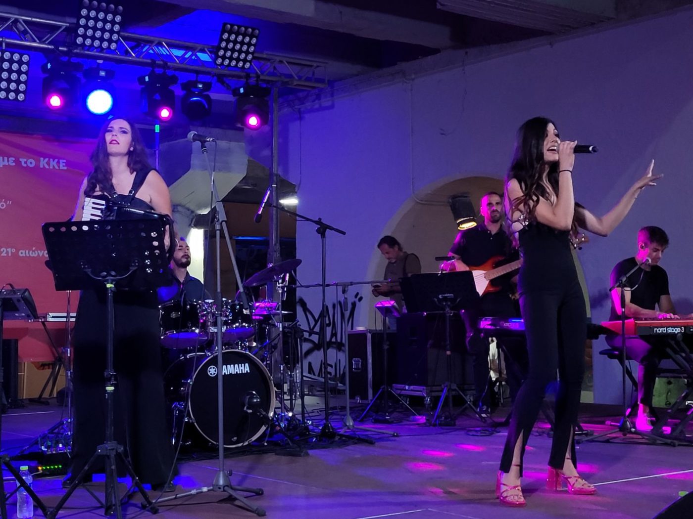 Λάρισα: "Ξεσήκωσαν" οι Stavento - Σε ρυθμό RnB η πόλη στην κοίτη ...