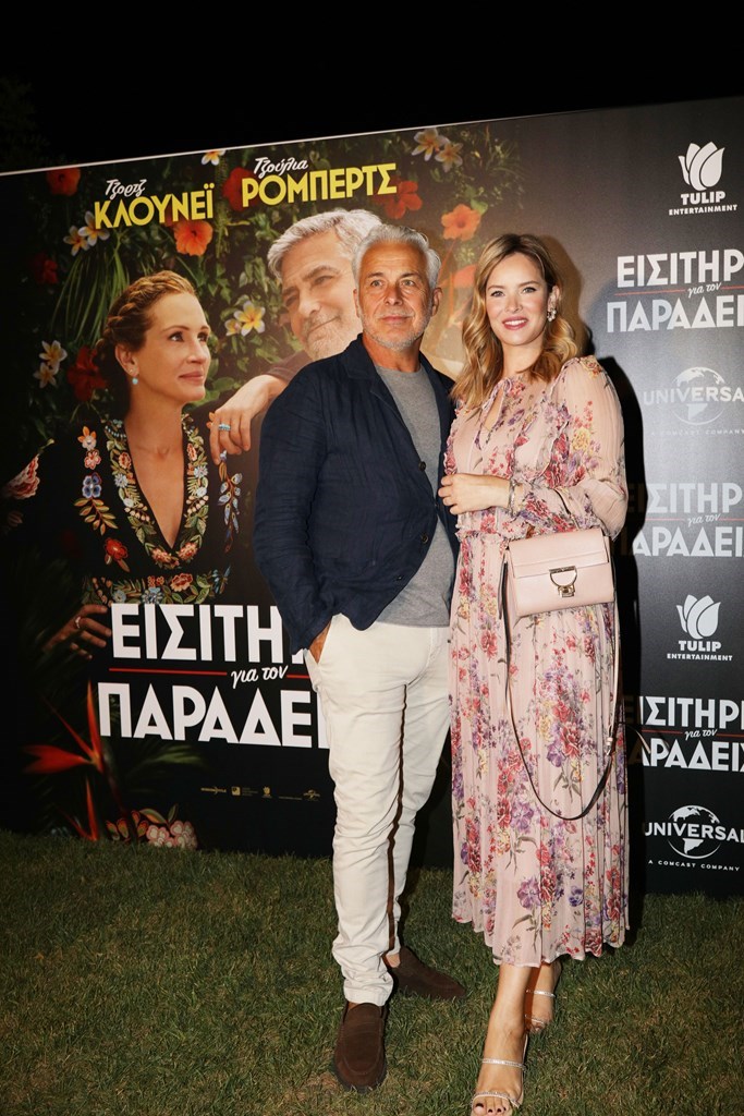 Χάρης Χριστόπουλος-Αννίτα Μπραντ: Λαμπερή εμφάνιση σε επίσημη προβολή ...