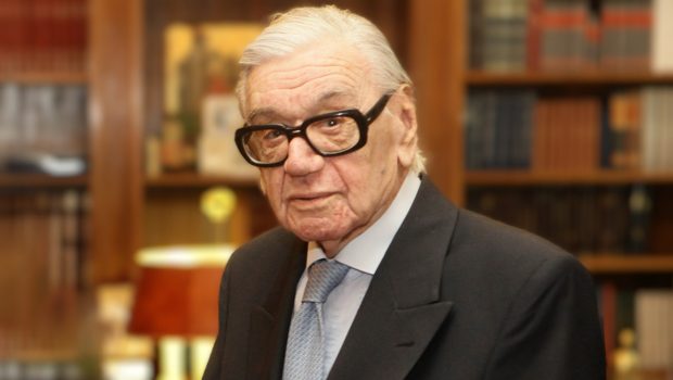Σε σοβαρή κατάσταση νοσηλεύεται ο Ζάχος Χατζηφωτίου – Μάχη για τη ζωή ...