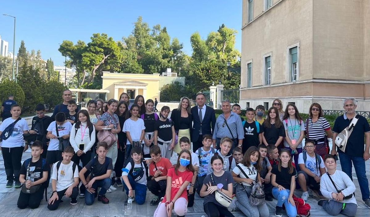 Ο Κέλλας στη Βουλή με το 39ο Δημοτικό Σχολείο Λάρισας - ONLARISSA.GR ...