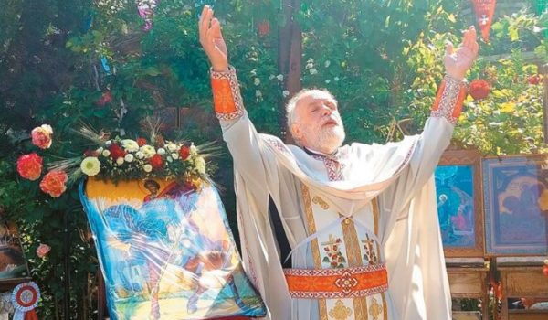 Αγιοι Ισίδωροι Λυκαβηττού: Η πρώτη αντίδραση του «θαυματοποιού» παπα ...