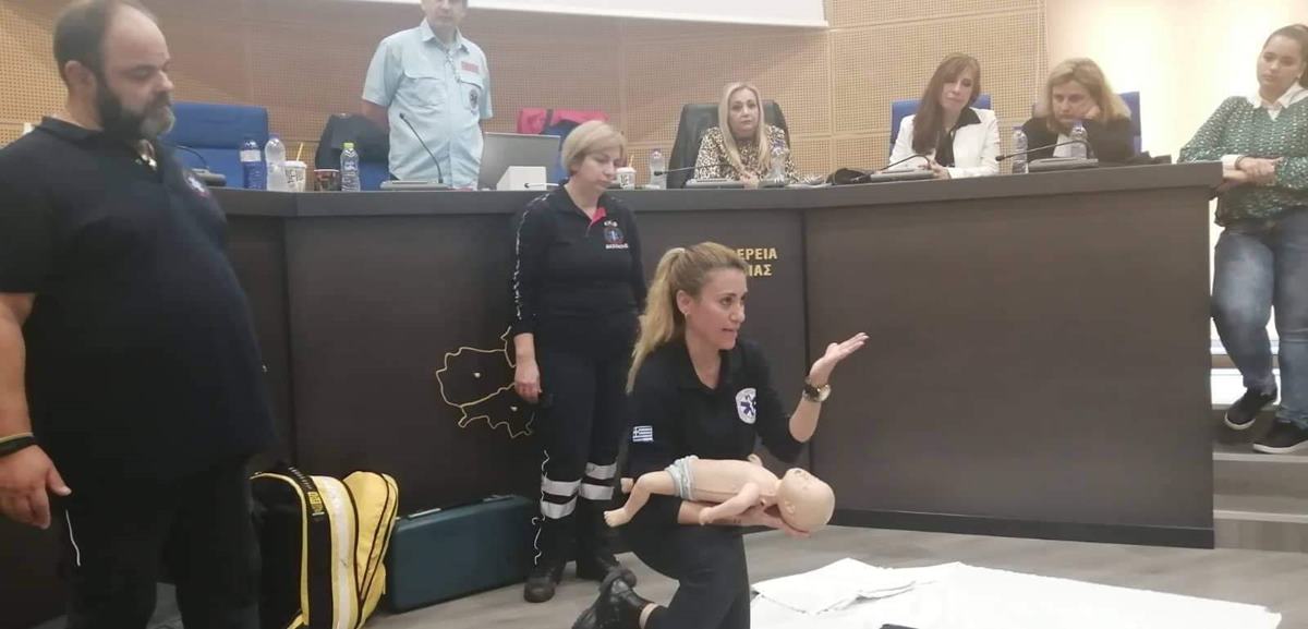 Επίδειξη ΚΑΡΠΑ από το ΕΚΑΒ Θεσσαλίας σε μαθητές του 13ου Γυμνασίου ...