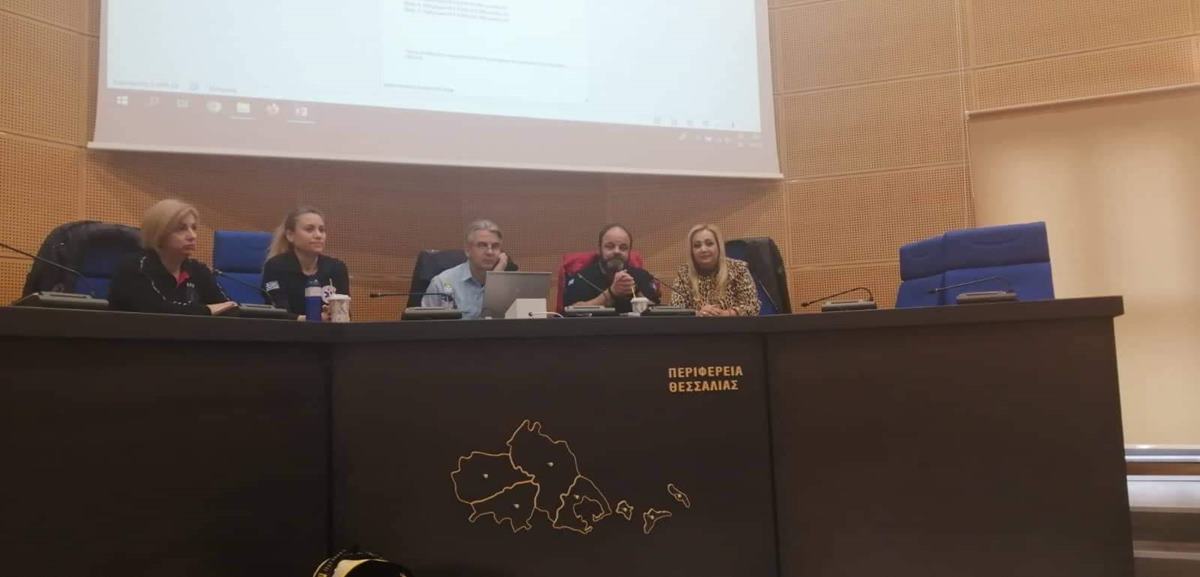 Επίδειξη ΚΑΡΠΑ από το ΕΚΑΒ Θεσσαλίας σε μαθητές του 13ου Γυμνασίου ...