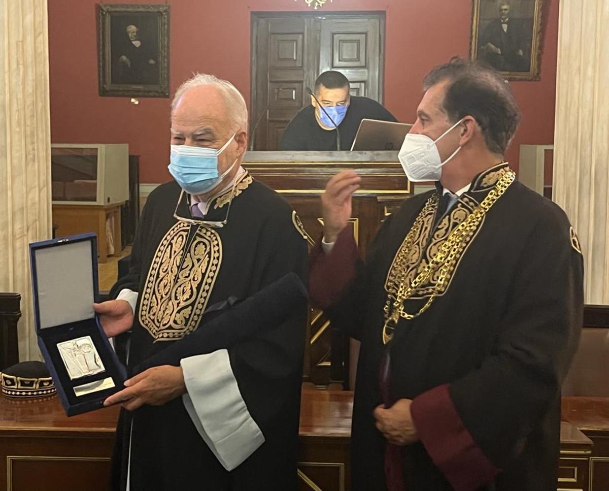 Επίτιμος καθηγητής Ιατρικής στο Πανεπιστήμιο Αθηνών ο Λαρισαίος Χρήστος ...