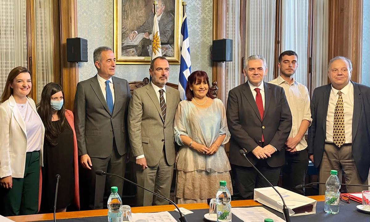 Χαρακόπουλος στη Βουλή της Ουρουγουάης: Εξαπάτηση καταναλωτών με φέτα ...