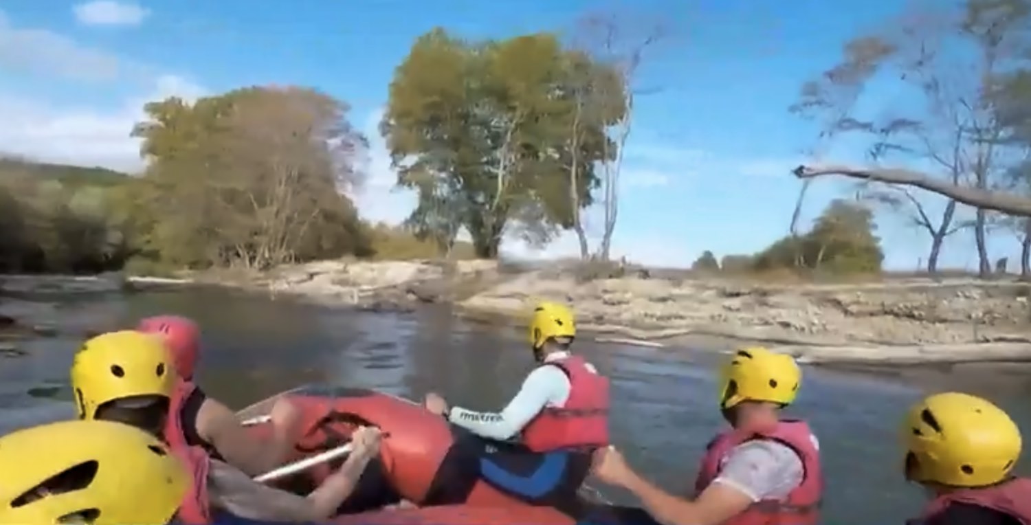 Λάρισα: Ο KDexplorer κάνει ράφτινγκ στον Πηνειό - Το εντυπωσιακό βίντεο που κόβει την ανάσα ...