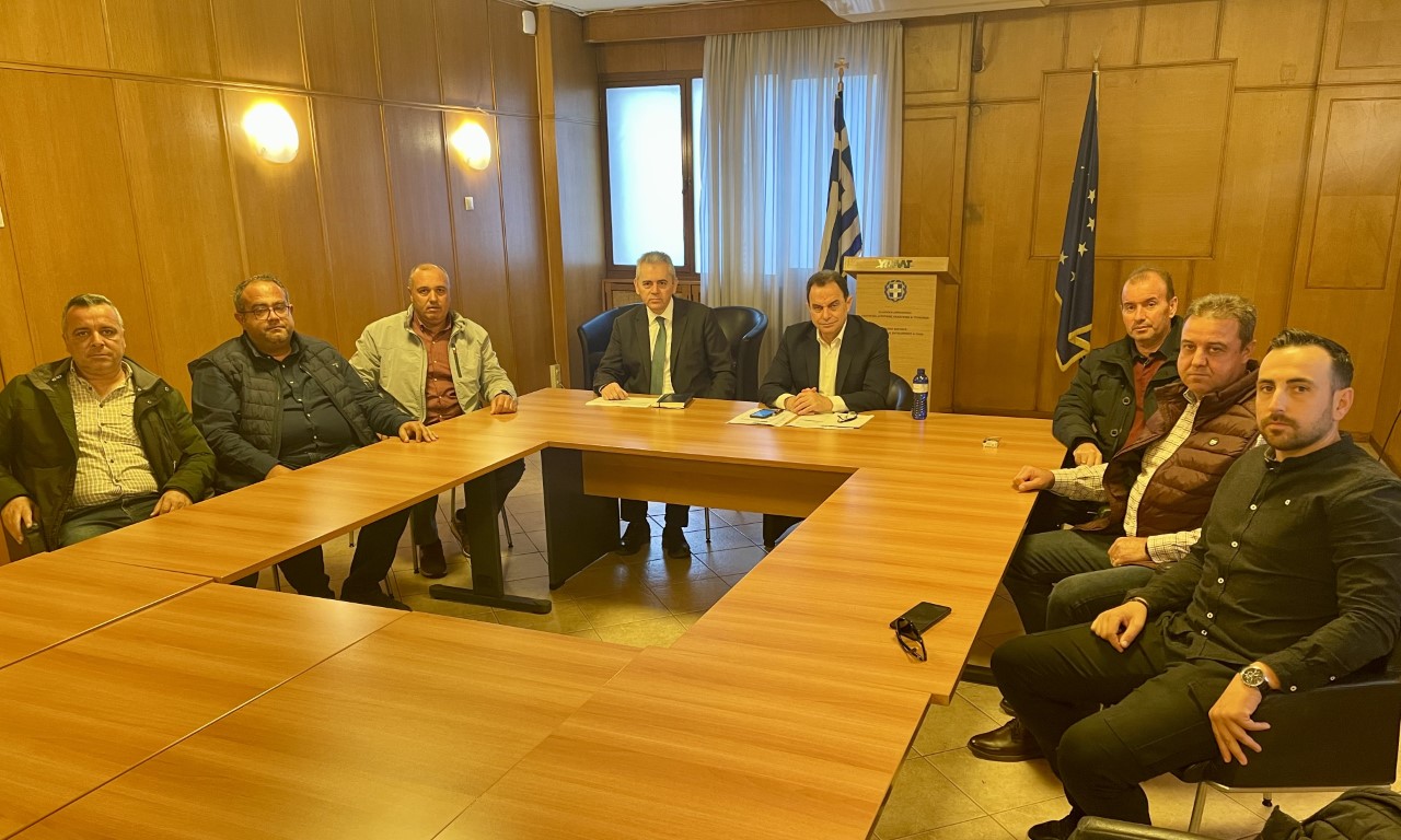Χαρακόπουλος με παραγωγούς επαρχίας Τυρνάβου σε Γεωργαντά: Να δοθεί ...