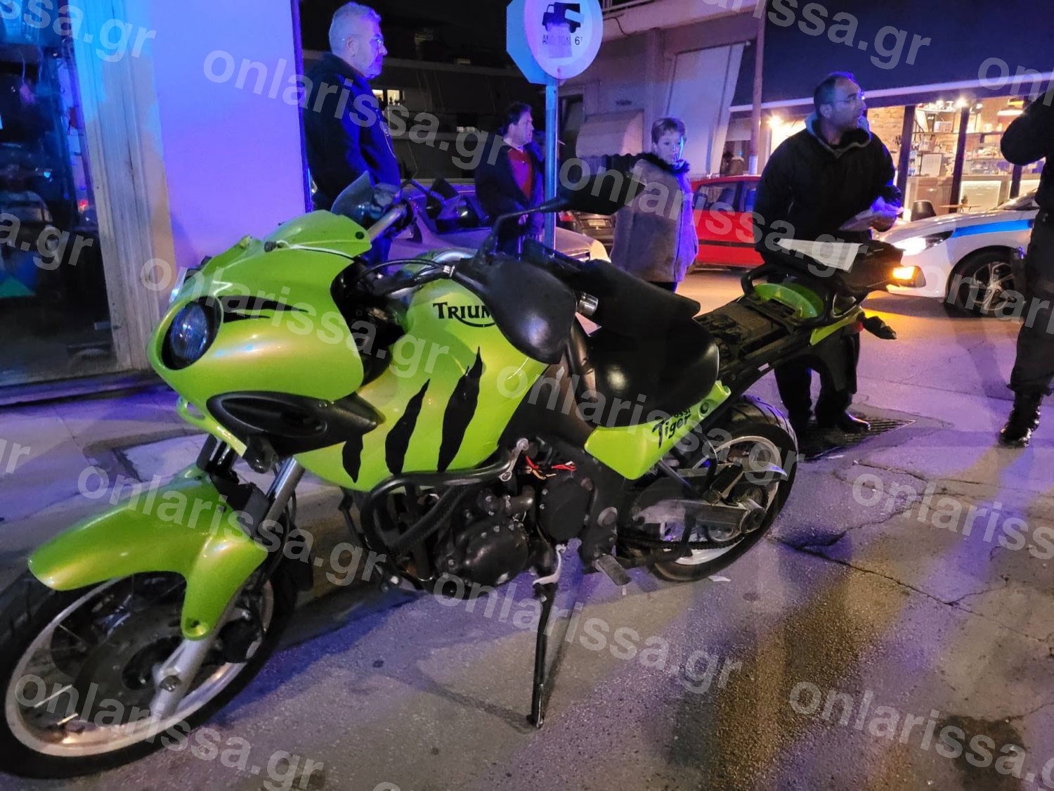Σοβαρό τροχαίο στη Λάρισα: Αυτοκίνητο συγκρούστηκε με μοτοσυκλέτα - Στο ...