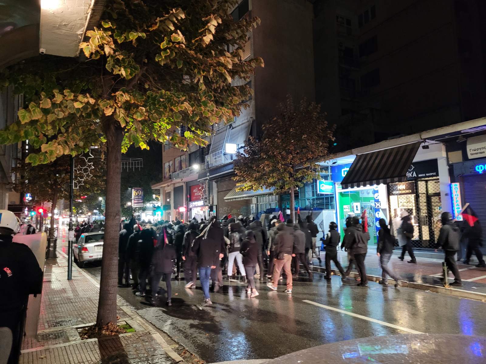 Νέα συγκέντρωση και πορεία για την "Ντουγρού" στο κέντρο της Λάρισας ...