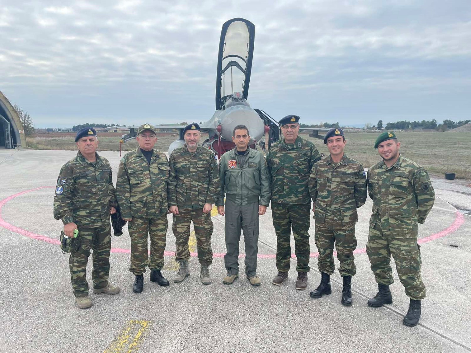 Επίσκεψη αντιπροσωπείας του ΣΕΑΝ Λάρισας στον Αρχηγό Τακτικής ...