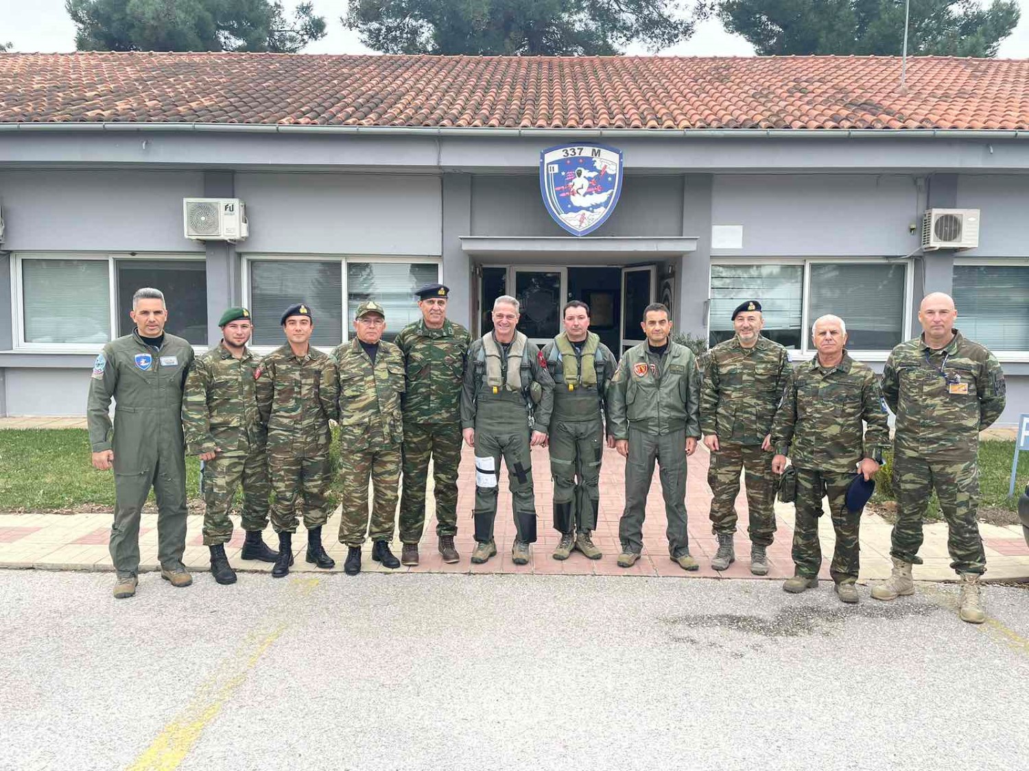 Επίσκεψη αντιπροσωπείας του ΣΕΑΝ Λάρισας στον Αρχηγό Τακτικής ...