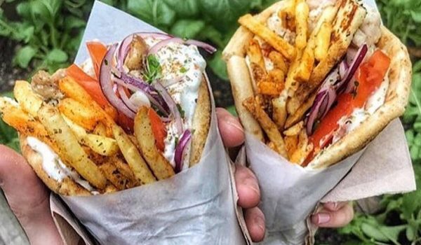 Το μεγαλύτερο σουβλάκι στην Ελλάδα: Είναι 2,5 μέτρα και κοστίζει 18 ...