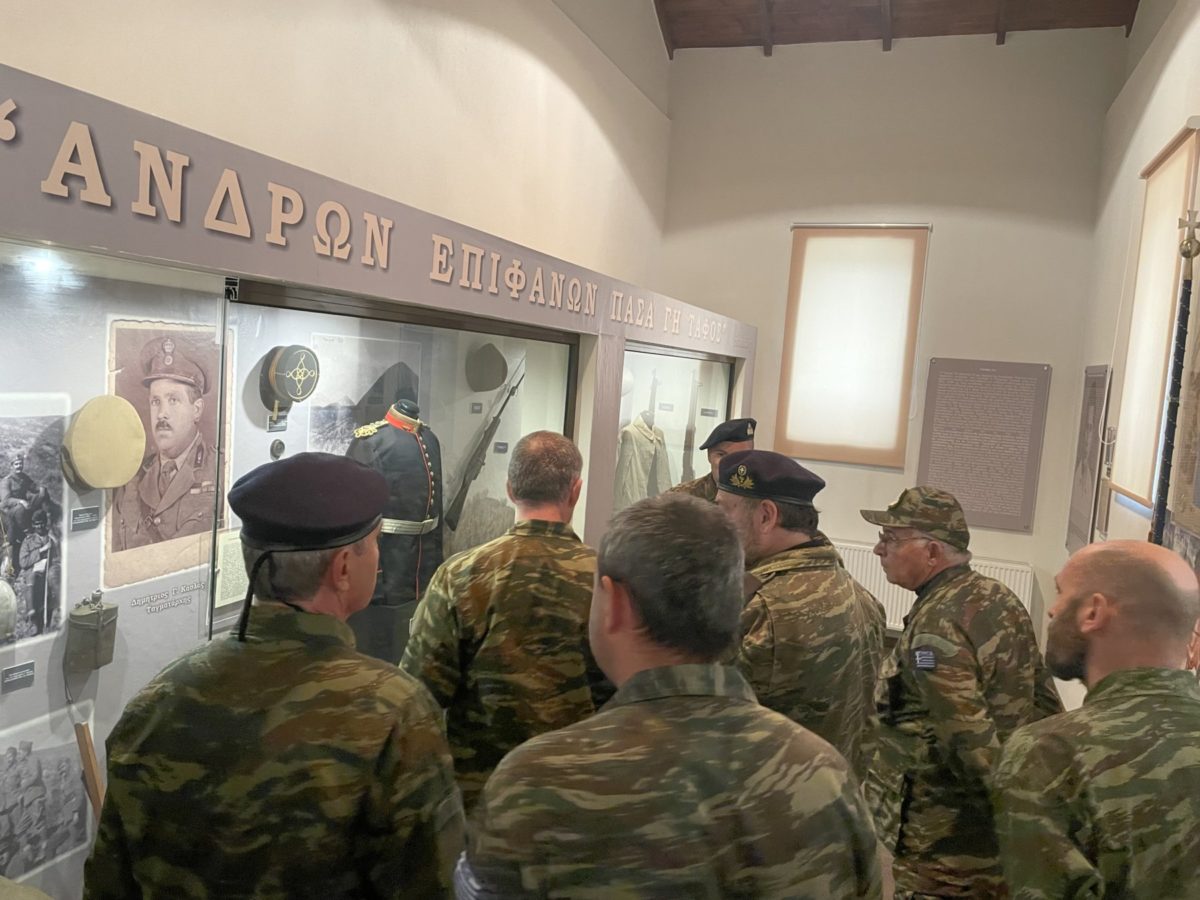 Επίσκεψη των εφέδρων αξιωματικών του ΣΕΑΛ ΛΑΡΙΣΑΣ στη ΣΜΥ – ONLARISSA ...