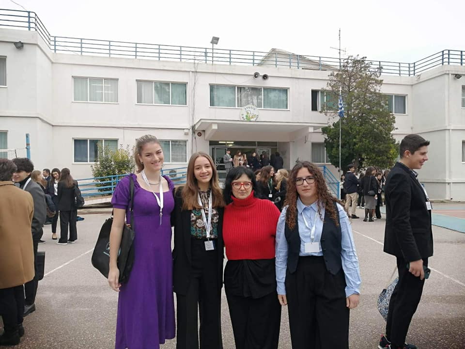 Διάκριση μαθητριών του ΓΕΛ Τυρνάβου στην 7η Πανελλήνια Μαθητική ...