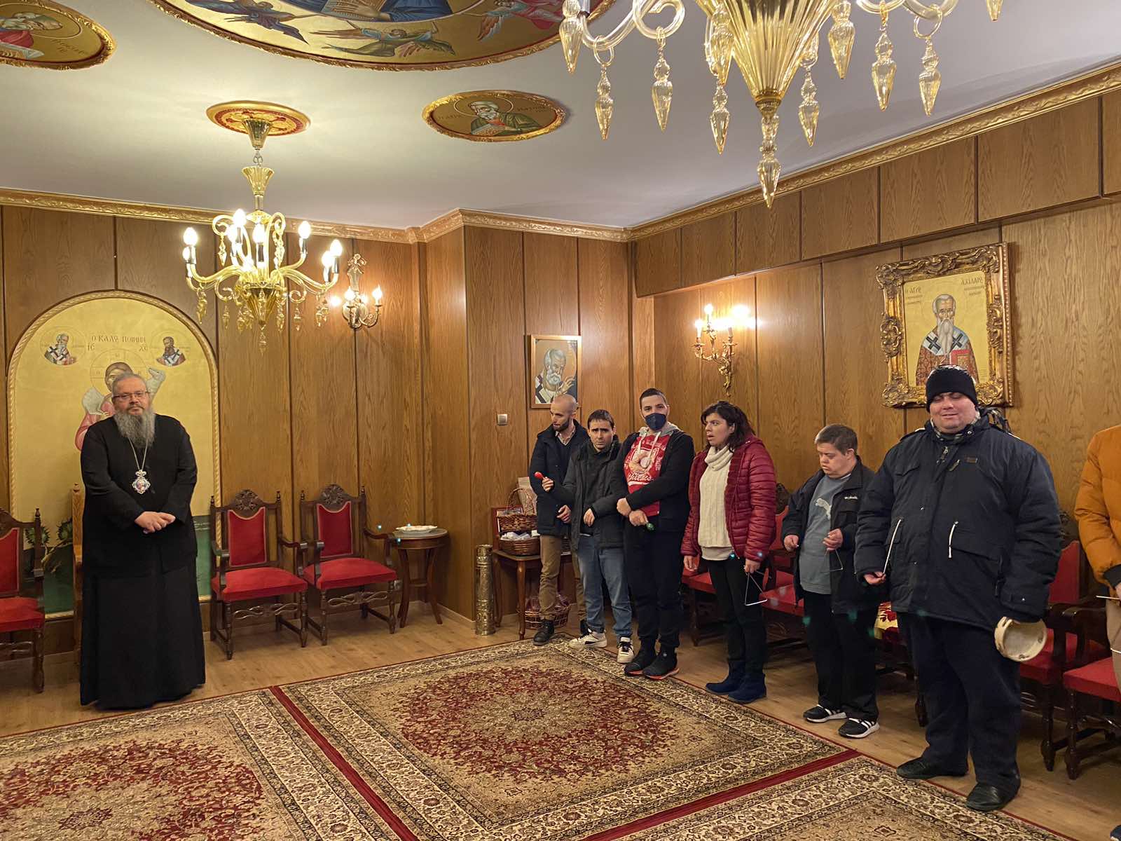 Κάλαντα στον Μητροπολίτη Ιερώνυμο από τα παιδιά του ΚΔΑΠ ΜΕΑ ΠΡΟΣΒΑΣΗ ...