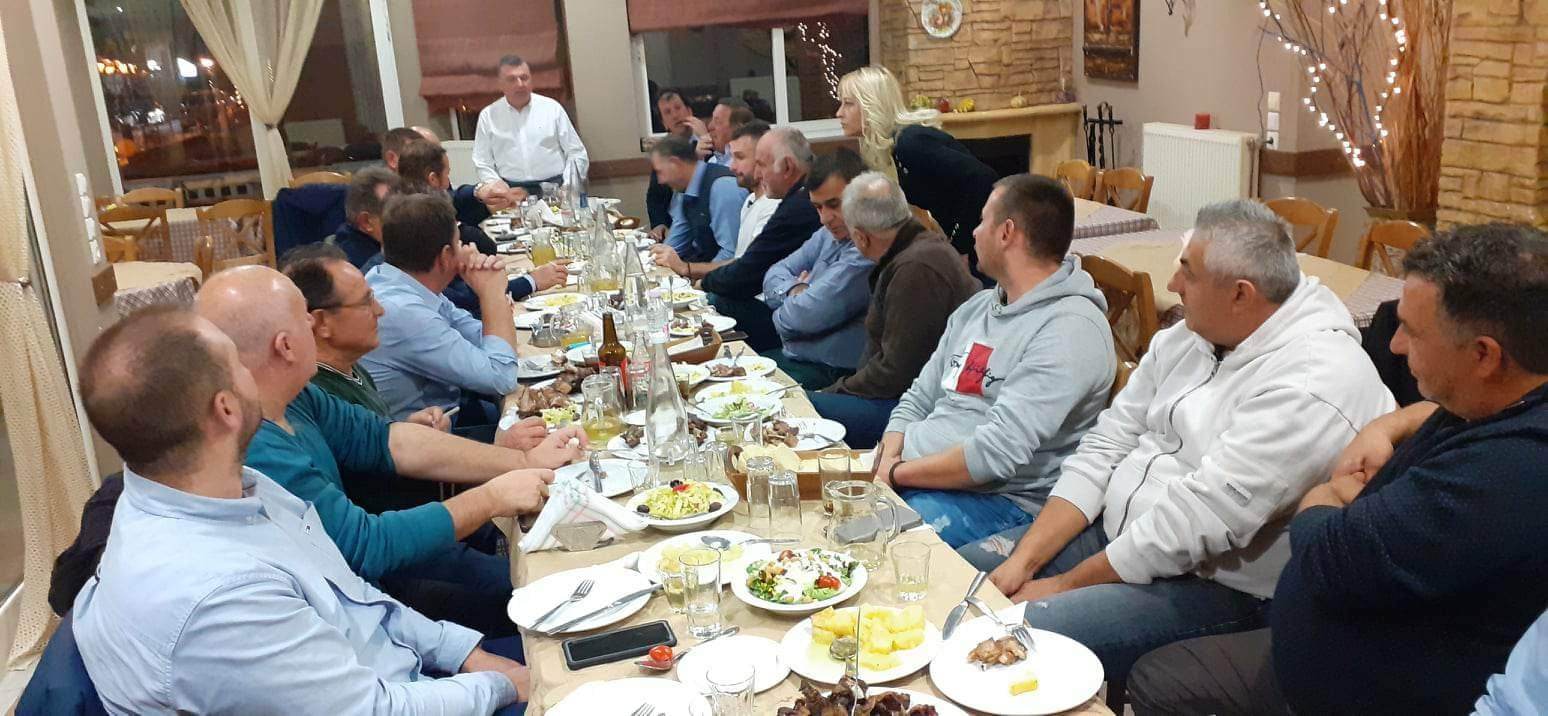 Στο πλευρό του Νίκου Ευαγγέλου πρόεδροι τοπικών και δημοτικών ...