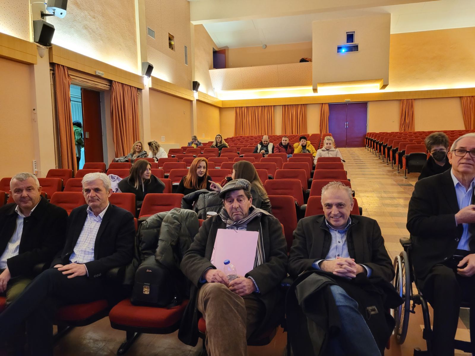 Το 6ο Γυμνάσιο Λάρισας ανέδειξε τη «διαφορετικότητα» αναλύοντας τα ...