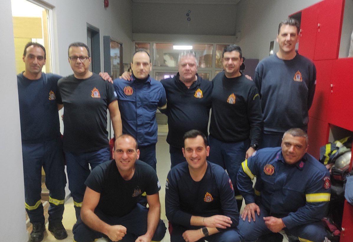 Χαμόγελα και ευχές για καλή χρονιά, αλλά πάντα στο καθήκον οι ...