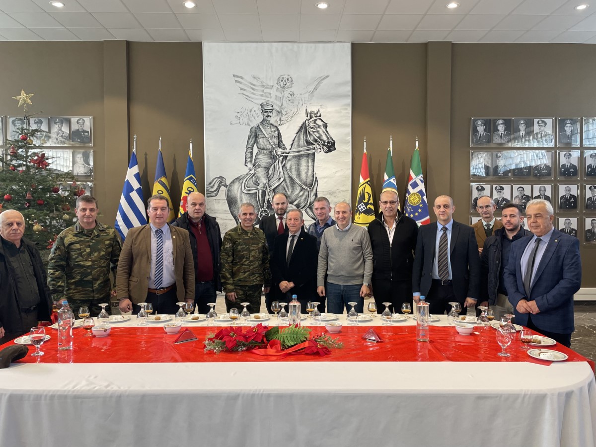 Ευχές αντάλλαξε ο ΣΕΑΝ Λάρισας με τον διοικητή 1ης Στρατιάς και τον ...