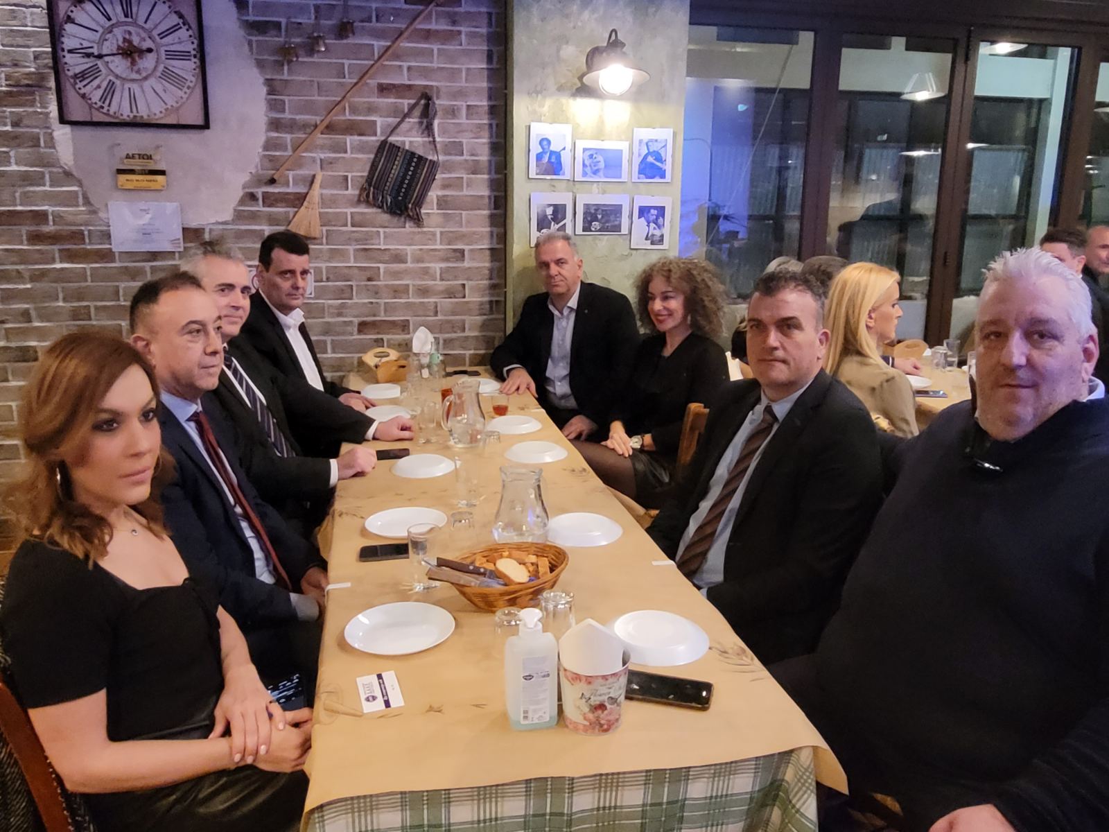 Λάρισα: Πλήθος κόσμου στην ετήσια συνεστίαση της ΔΑΚΕ Καθηγητών - Δείτε ...