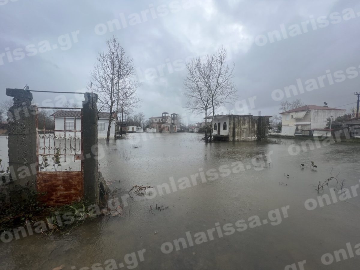Λάρισα: Μια απέραντη λίμνη τα Μεσάγκαλα μετά την νεροποντή ...