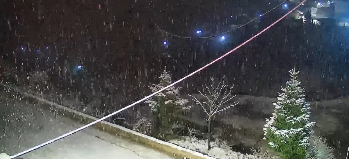 Σε εξέλιξη οι χιονοπτώσεις στα ορεινά της Καρδίτσας - Δείτε ζωντανή ...