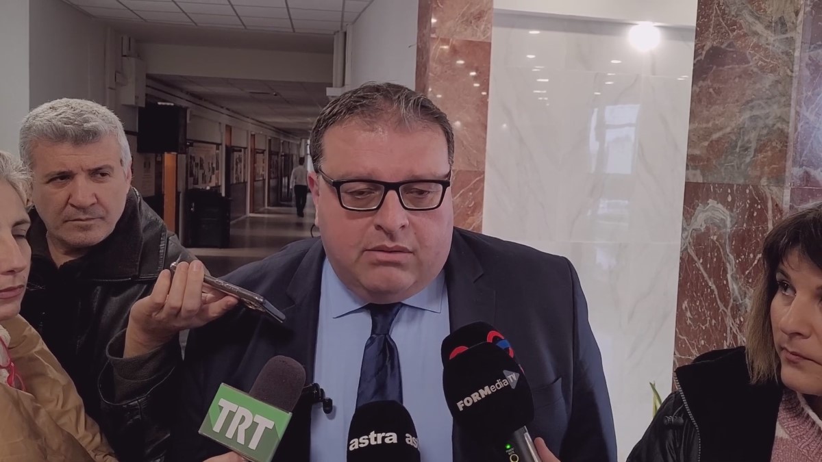 Ο Νταβούρας για το άγριο ξύλο μαθητών έξω από σχολείο: «Την προηγούμενη ...
