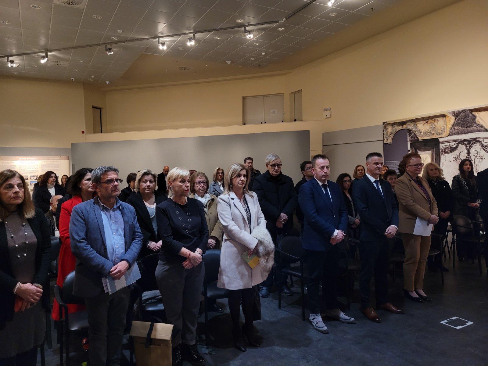Εγκαινιάστηκε η έκθεση «Ανακαλύπτουμε το αρχαίο θέατρο» στο Διαχρονικό ...