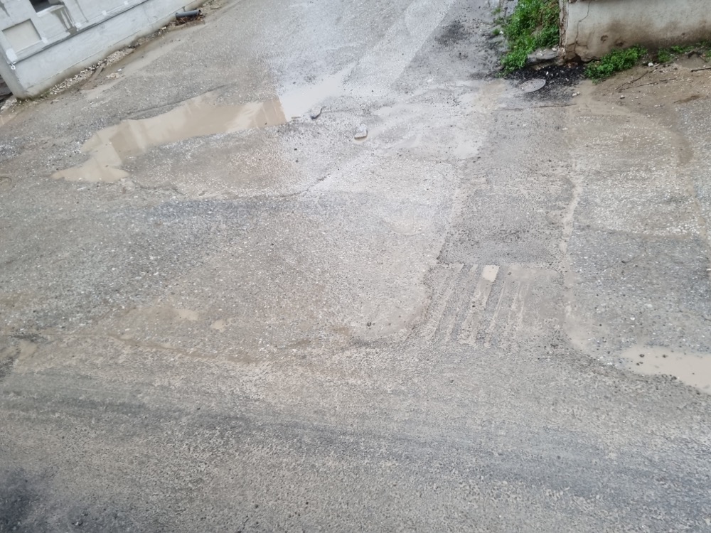 Λαρισαίοι σε απόγνωση: Από τον περασμένο Ιούλιο ζούμε μέσα σε σκόνες ...