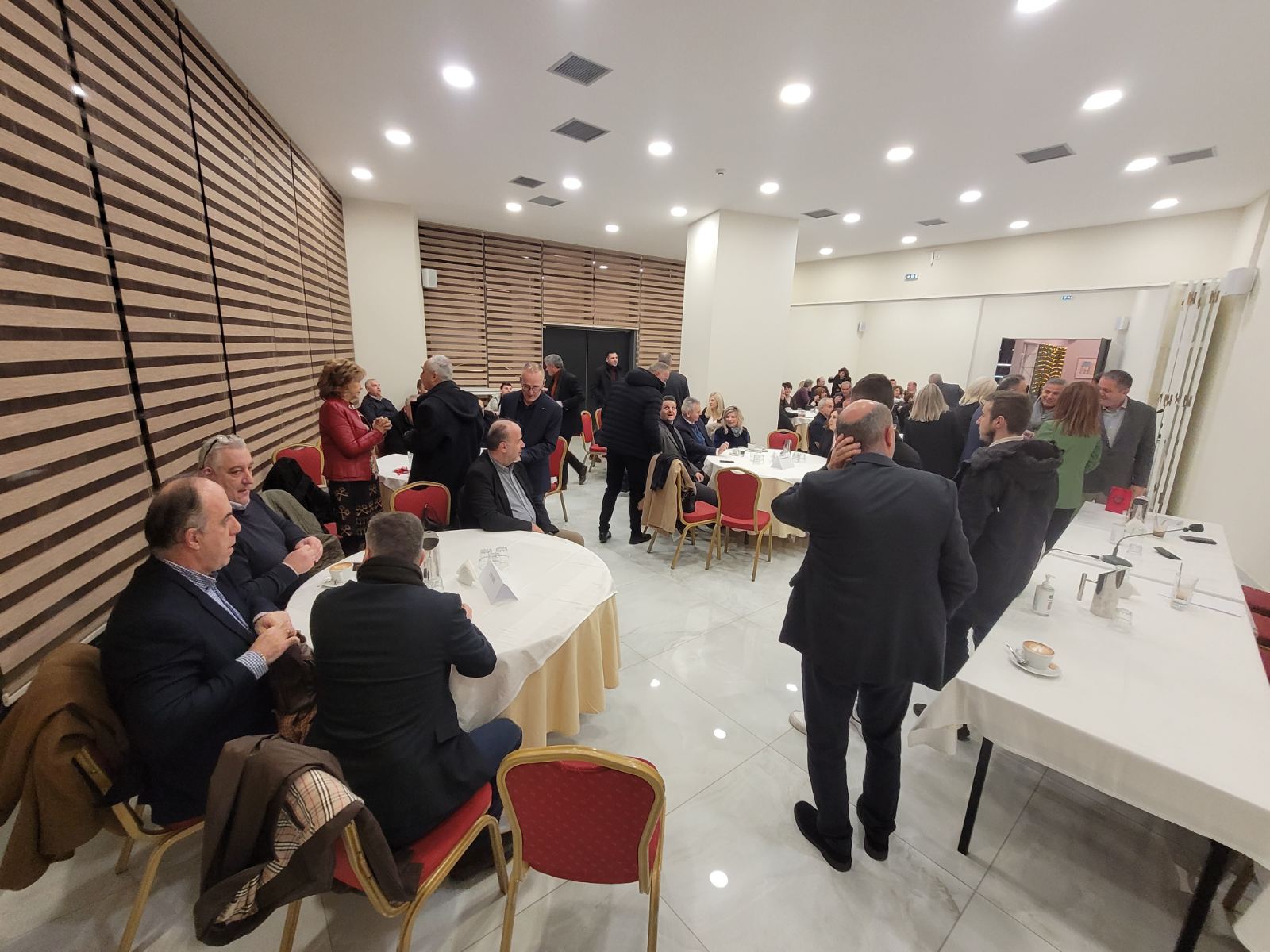 Έκοψε την πίτα της η ΔΑΚΕ Πρωτοβάθμιας Εκπαίδευσης Λάρισας - Δείτε ...